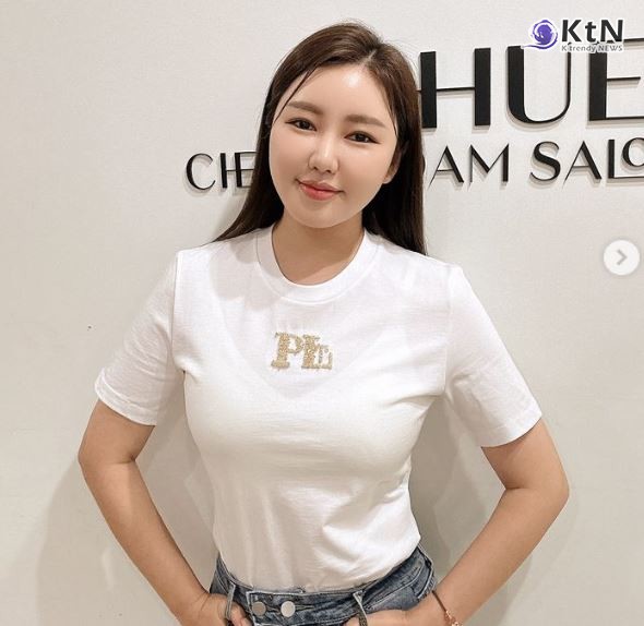 "정말 대박이로다!"...'44kg' 송가인, 우아한 각선미 뽐내