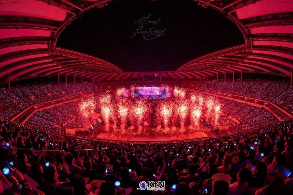 아이유, 2024년 첫 월드 투어 '더 위닝(HEREH ENCORE : THE WINNING)' CGV 개봉